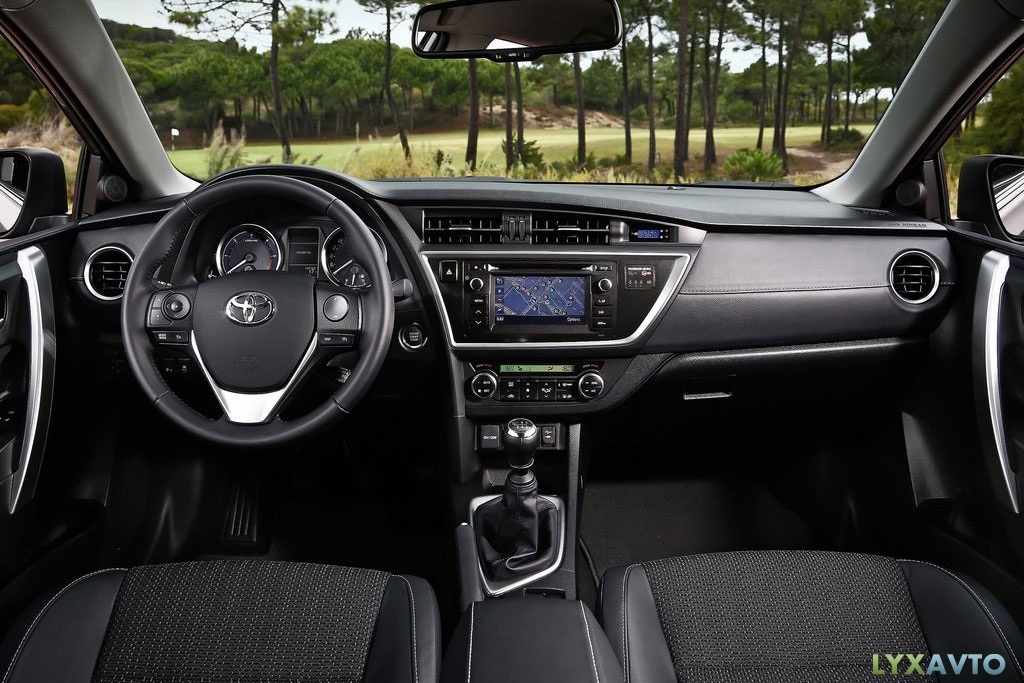 Тойота Аурис 2013 (Toyota Auris)